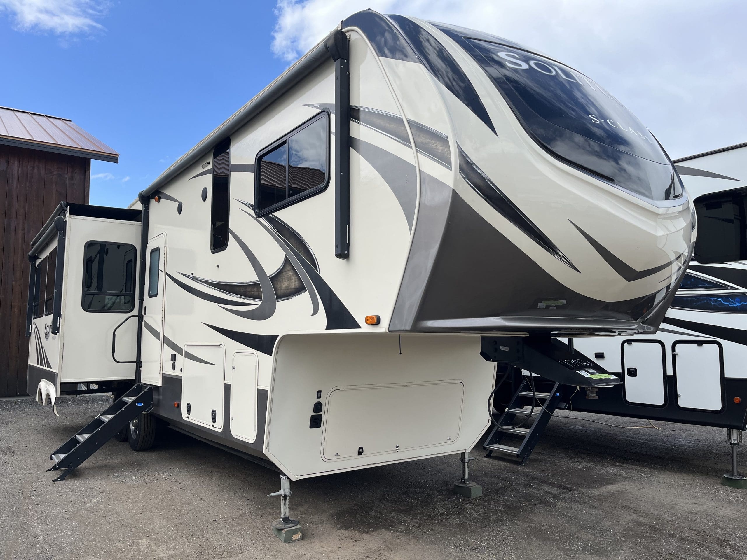 2019 SOLITUDE S CLASS 2930RL by GRAND DESIGN - Chemo RV | Trailer, RV ...
