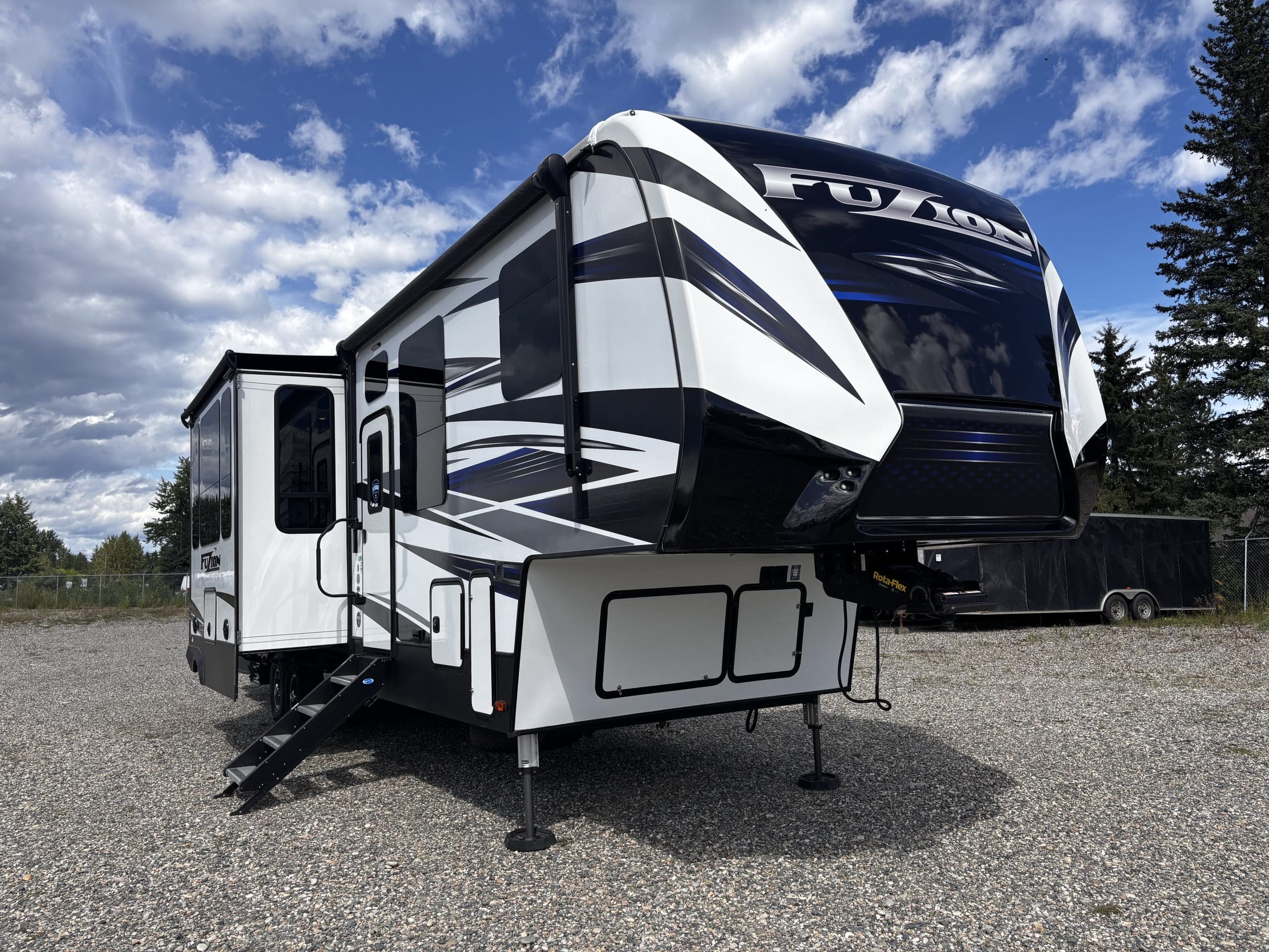 2019 FUZION 373 by KEYSTONE - Chemo RV | Trailer, RV & Fifth Wheel for ...